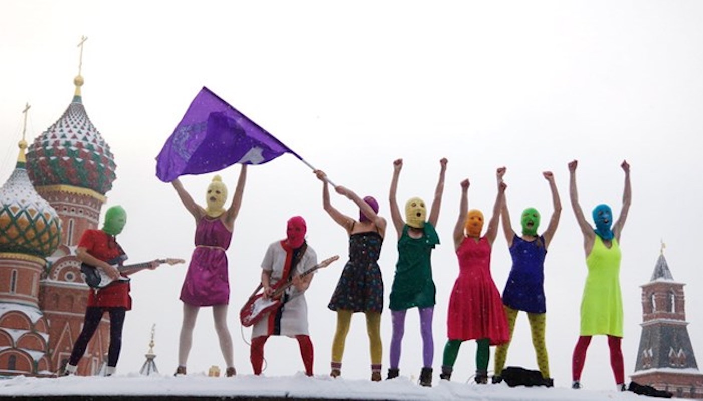 A Pussy Riot Lerohanta Az Orosz Pavilont A Velencei Biennále Szakmai